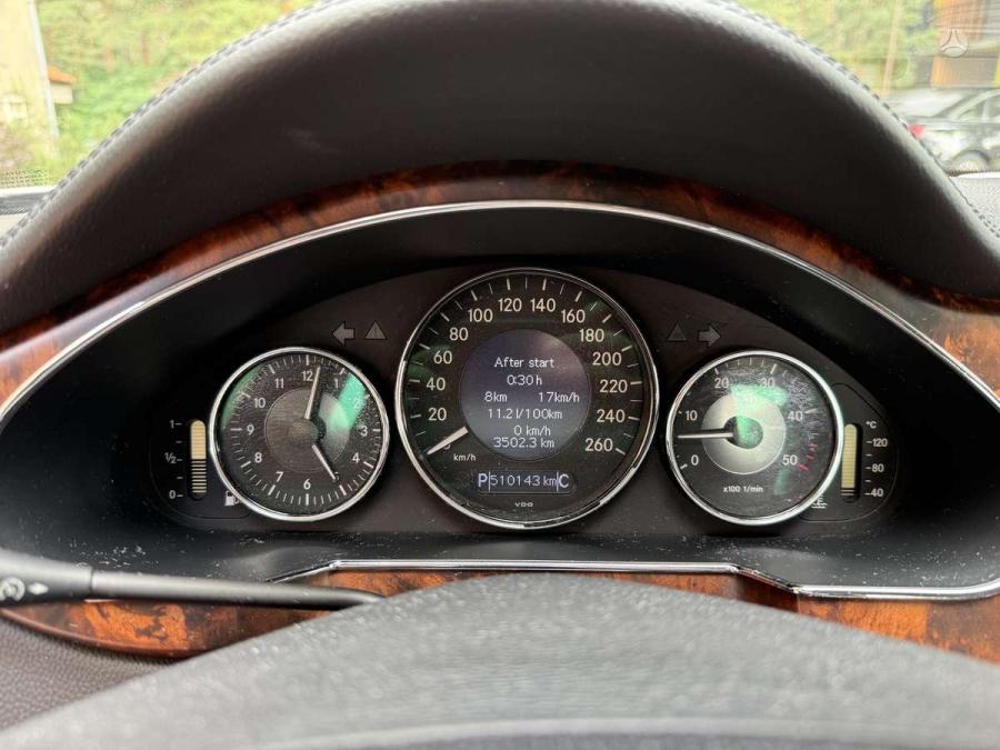 Pelēks Mercedes-Benz CLS 320 2006 Palanga, ar dzinēja tilpumu 2.99 L un nobraukumu 510 tūkst. km par 4000 €, foto 14 vietnē AUTOMOTO.COM.LV
