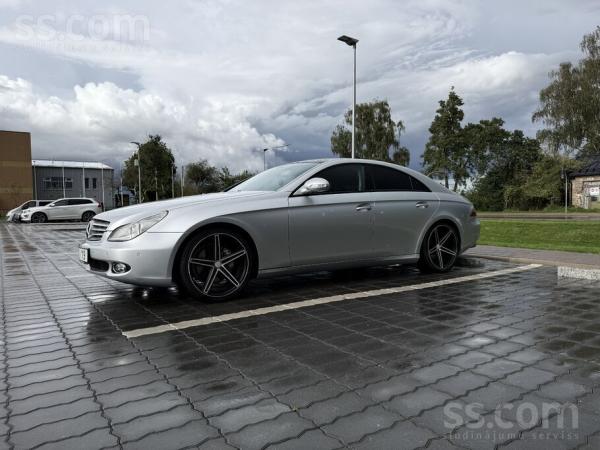 Pelēks Mercedes-Benz CLS 320 2006 Rīga, ar dzinēja tilpumu 3.00 L un nobraukumu 315 tūkst. km par 5000 €, foto 3 vietnē AUTOMOTO.COM.LV