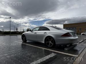 Grey Mercedes-Benz CLS 320 2006 in Riga, with an engine capacity of 3.00 L and mileage of 315 thousand km for 5000 €, photo 4 on AUTOMOTO.COM.LV