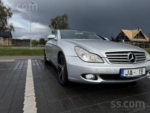 Grey Mercedes-Benz CLS 320 2006 in Riga, with an engine capacity of 3.00 L and mileage of 315 thousand km for 5000 €, photo 6 on AUTOMOTO.COM.LV