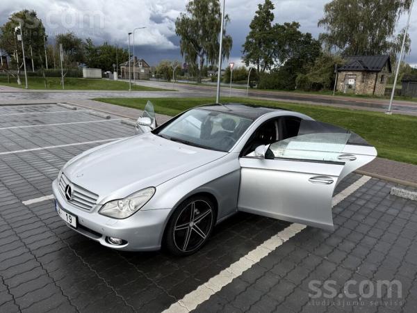 Pelēks Mercedes-Benz CLS 320 2006 Rīga, ar dzinēja tilpumu 3.00 L un nobraukumu 315 tūkst. km par 5000 €, foto 7 vietnē AUTOMOTO.COM.LV