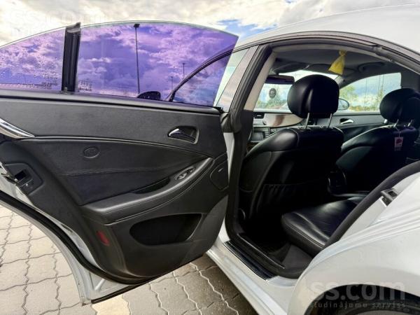 Pelēks Mercedes-Benz CLS 320 2006 Rīga, ar dzinēja tilpumu 3.00 L un nobraukumu 315 tūkst. km par 5000 €, foto 11 vietnē AUTOMOTO.COM.LV