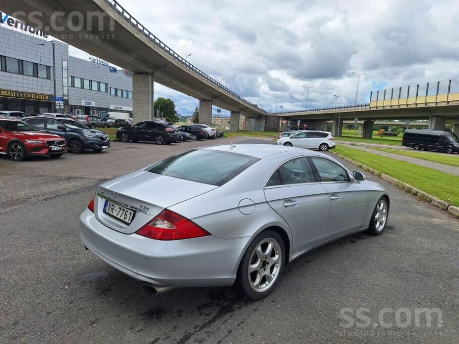 Pelēks Mercedes-Benz CLS 320 2007 Rīga, ar dzinēja tilpumu 3.00 L un nobraukumu 380 tūkst. km par 3800 €, foto 6 vietnē AUTOMOTO.COM.LV