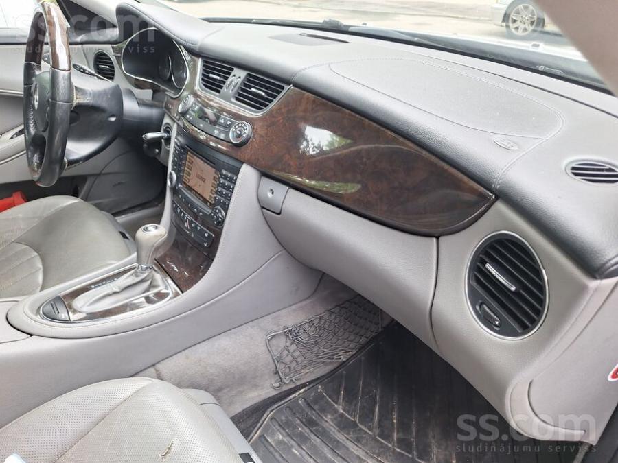 Pelēks Mercedes-Benz CLS 320 2007 Rīga, ar dzinēja tilpumu 3.00 L un nobraukumu 380 tūkst. km par 3800 €, foto 11 vietnē AUTOMOTO.COM.LV
