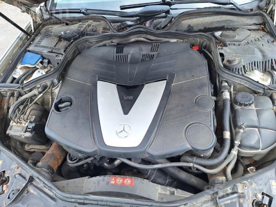 Pelēks Mercedes-Benz CLS 320 2007 Rīga, ar dzinēja tilpumu 3.00 L un nobraukumu 380 tūkst. km par 3800 €, foto 15 vietnē AUTOMOTO.COM.LV