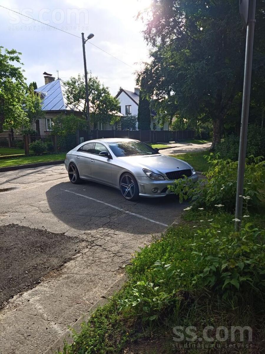 Grey Mercedes-Benz CLS 320 2008 in Riga, with an engine capacity of 3.00 L and mileage of 360 thousand km for 5800 €, photo 1 on AUTOMOTO.COM.LV