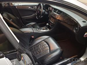 Grey Mercedes-Benz CLS 320 2008 in Riga, with an engine capacity of 3.00 L and mileage of 360 thousand km for 5800 €, photo 11 on AUTOMOTO.COM.LV