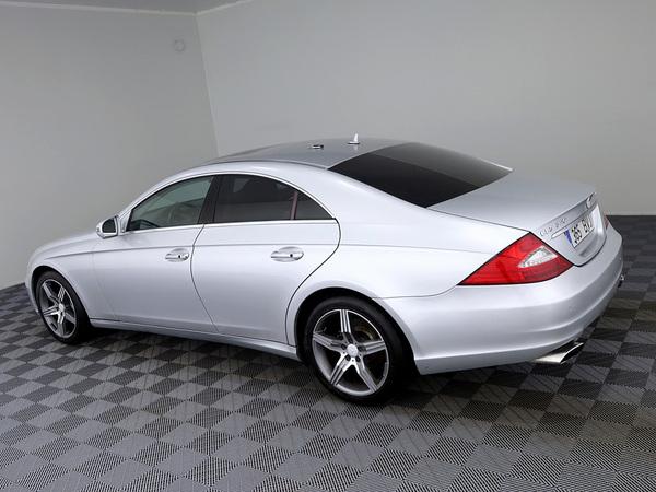 Grey Mercedes-Benz CLS 320 2008 in Tallinn, with an engine capacity of 3.00 L and mileage of 285 thousand km for 3999 €, photo 4 on AUTOMOTO.COM.LV
