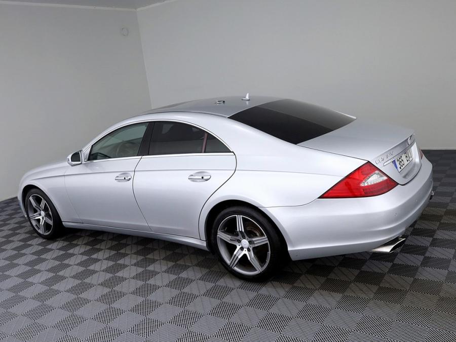 Pelēks Mercedes-Benz CLS 320 2008 Tallina, ar dzinēja tilpumu 3.00 L un nobraukumu 285 tūkst. km par 3999 €, foto 13 vietnē AUTOMOTO.COM.LV