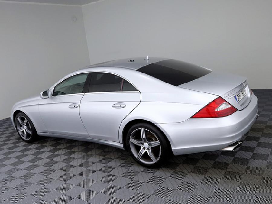 Grey Mercedes-Benz CLS 320 2008 in Tallinn, with an engine capacity of 3.00 L and mileage of 285 thousand km for 3799 €, photo 5 on AUTOMOTO.COM.LV