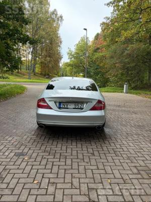 Pelēks Mercedes-Benz CLS 320 2008 Talsi, ar dzinēja tilpumu 3.00 L un nobraukumu 310 tūkst. km par 5000 €, foto 4 vietnē AUTOMOTO.COM.LV