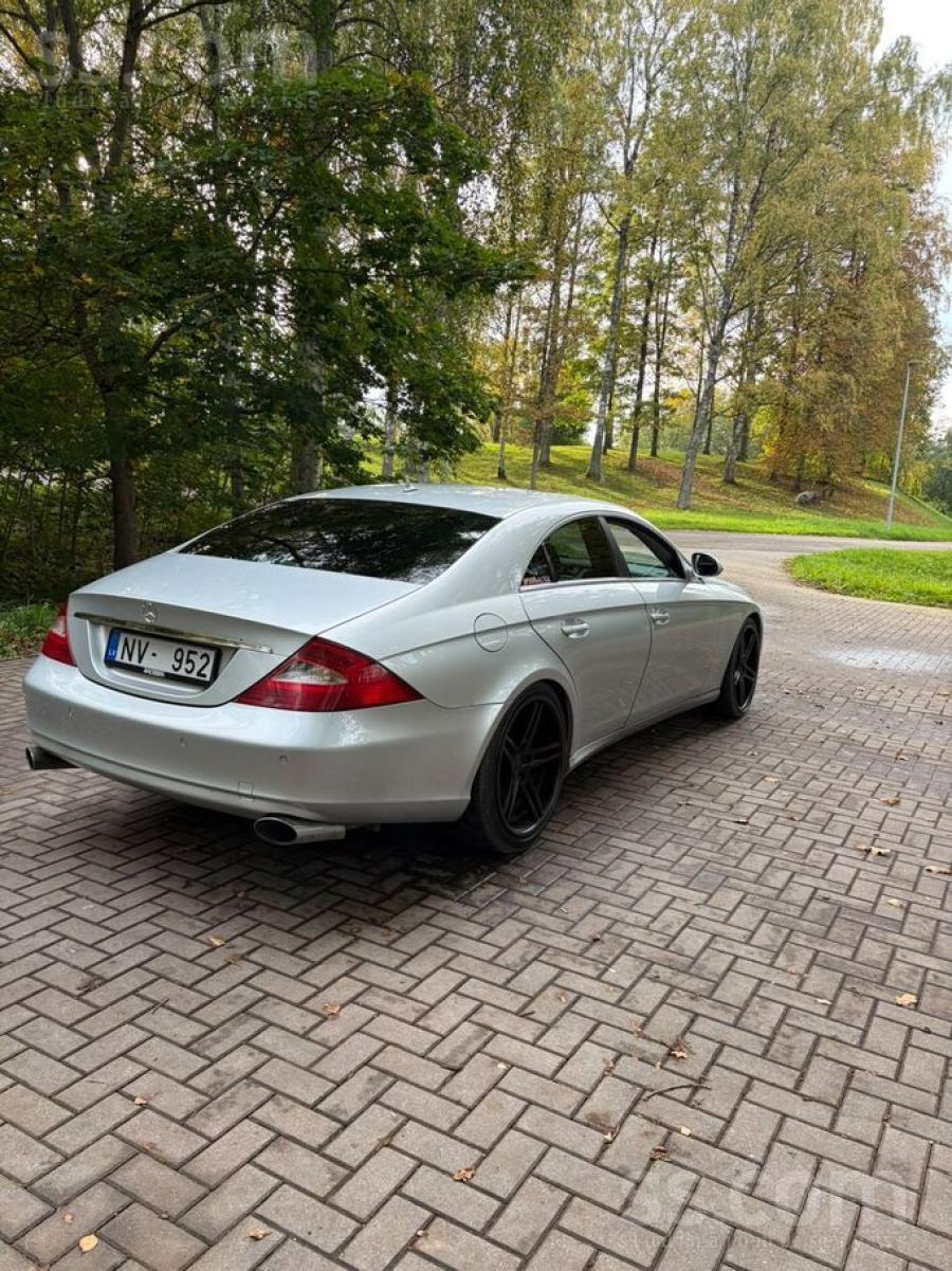 Pelēks Mercedes-Benz CLS 320 2008 Talsi, ar dzinēja tilpumu 3.00 L un nobraukumu 310 tūkst. km par 5000 €, foto 5 vietnē AUTOMOTO.COM.LV