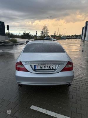 Grey Mercedes-Benz CLS 320 2009 in Vilnius, with an engine capacity of 2.99 L and mileage of 440 thousand km for 4000 €, photo 4 on AUTOMOTO.COM.LV