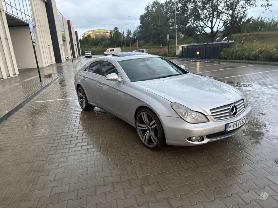 Grey Mercedes-Benz CLS 320 2009 in Vilnius, with an engine capacity of 2.99 L and mileage of 440 thousand km for 4000 €, photo 6 on AUTOMOTO.COM.LV
