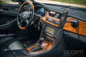 Sarkans Mercedes-Benz CLS 320 2006 Limbaži, ar dzinēja tilpumu 3.00 L un nobraukumu 543 tūkst. km par 4500 €, foto 6 vietnē AUTOMOTO.COM.LV