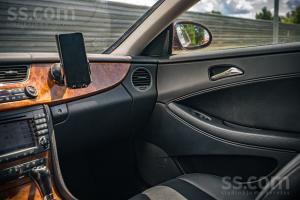 Sarkans Mercedes-Benz CLS 320 2006 Limbaži, ar dzinēja tilpumu 3.00 L un nobraukumu 543 tūkst. km par 4500 €, foto 8 vietnē AUTOMOTO.COM.LV