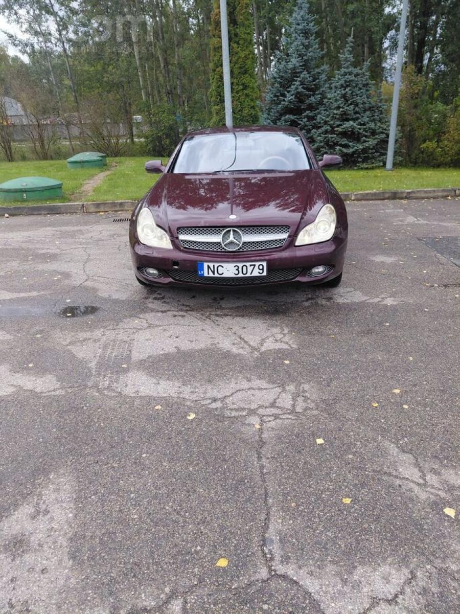 Red Mercedes-Benz CLS 320 2008 in Riga, with an engine capacity of 3.00 L and mileage of 361 thousand km for 4200 €, photo 1 on AUTOMOTO.COM.LV