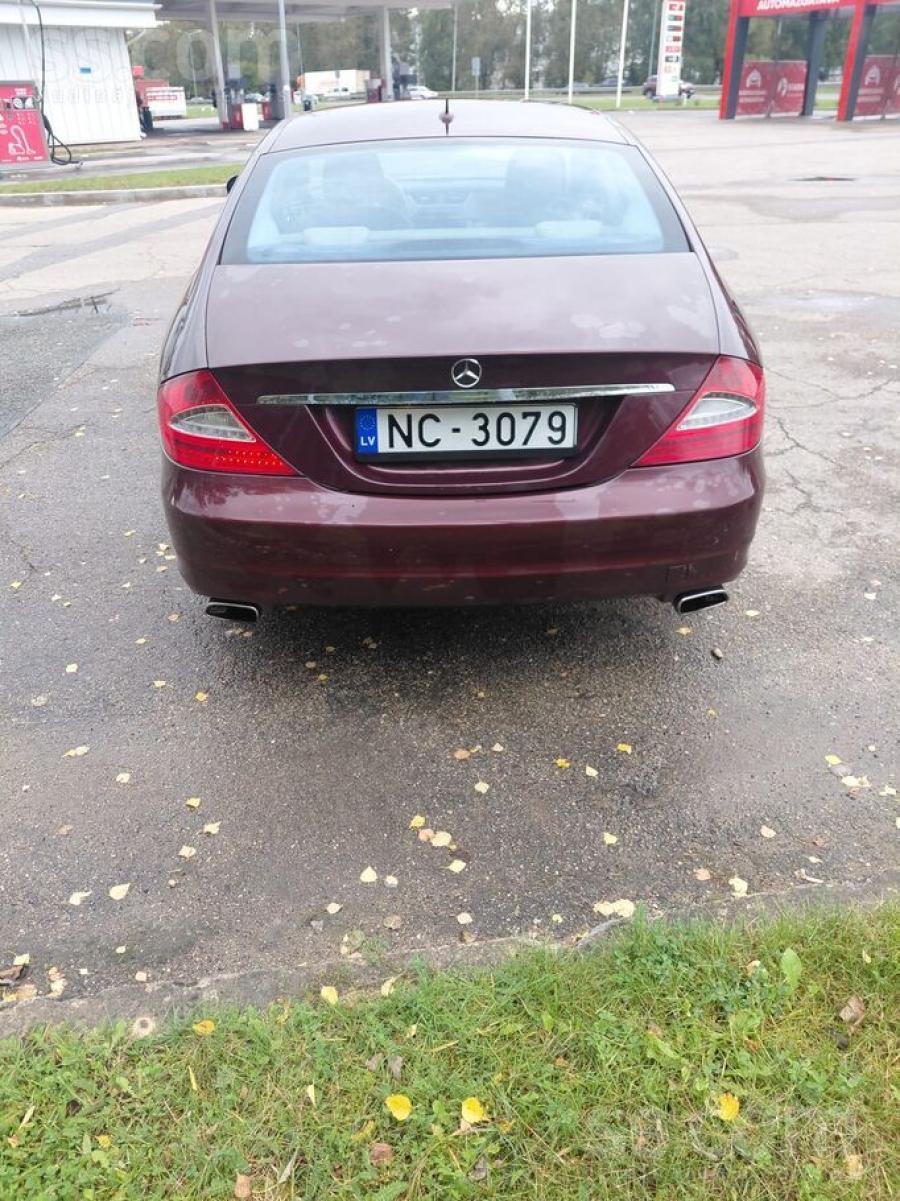 Red Mercedes-Benz CLS 320 2008 in Riga, with an engine capacity of 3.00 L and mileage of 361 thousand km for 4200 €, photo 3 on AUTOMOTO.COM.LV