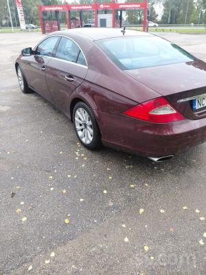 Red Mercedes-Benz CLS 320 2008 in Riga, with an engine capacity of 3.00 L and mileage of 361 thousand km for 4200 €, photo 4 on AUTOMOTO.COM.LV