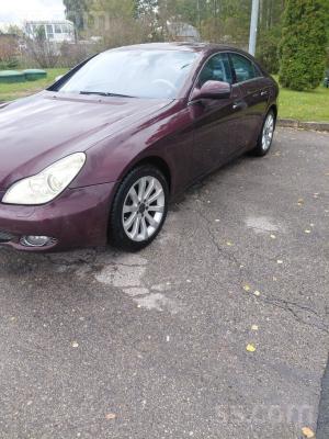 Red Mercedes-Benz CLS 320 2008 in Riga, with an engine capacity of 3.00 L and mileage of 361 thousand km for 4200 €, photo 6 on AUTOMOTO.COM.LV
