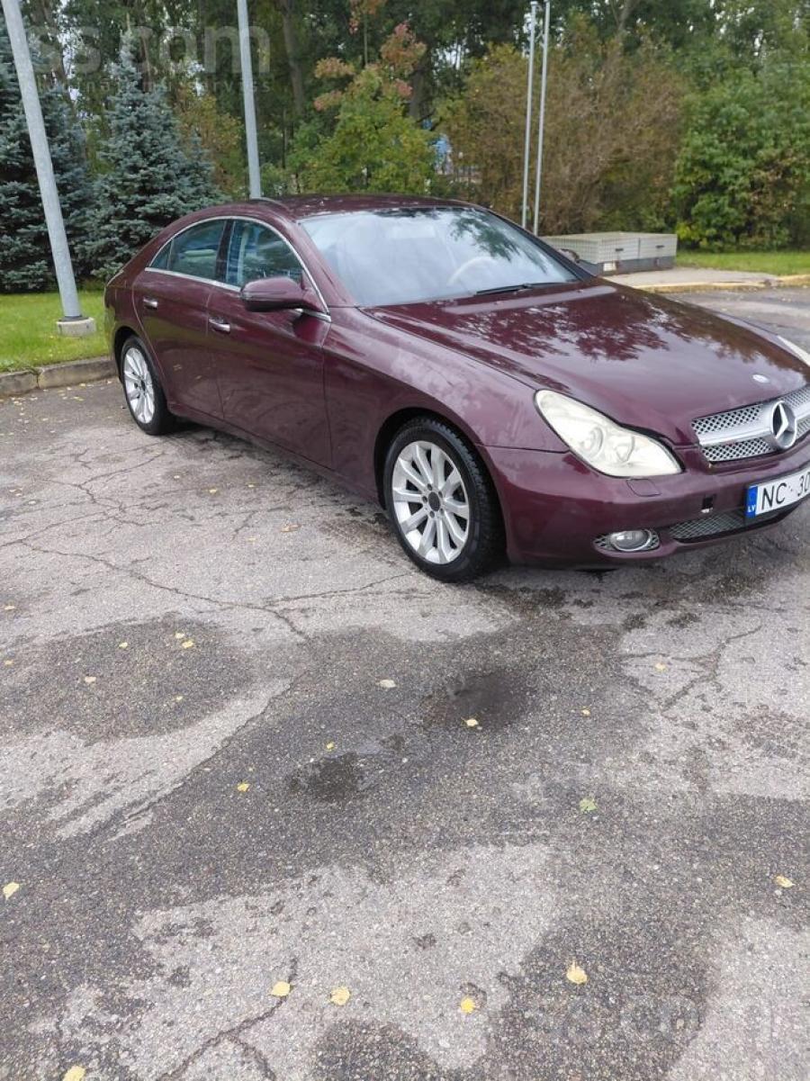 Red Mercedes-Benz CLS 320 2008 in Riga, with an engine capacity of 3.00 L and mileage of 361 thousand km for 4200 €, photo 7 on AUTOMOTO.COM.LV