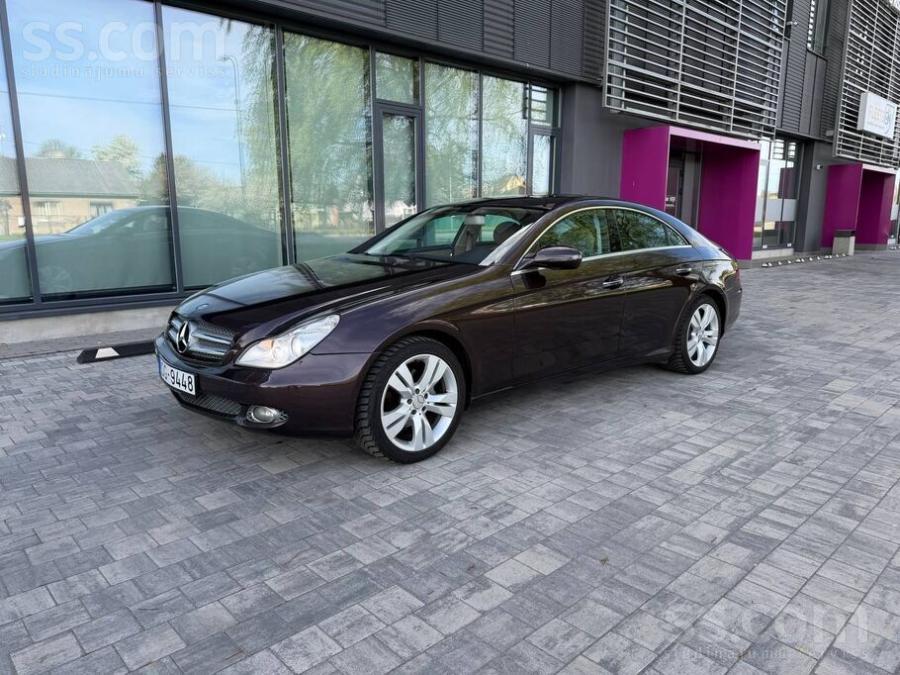 Red Mercedes-Benz CLS 320 2009 in Riga, with an engine capacity of 3.00 L and mileage of 327 thousand km for 7900 €, photo 3 on AUTOMOTO.COM.LV