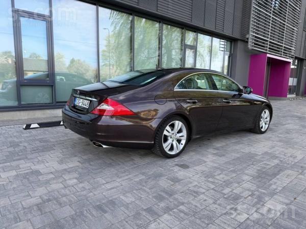 Sarkans Mercedes-Benz CLS 320 2009 Rīga, ar dzinēja tilpumu 3.00 L un nobraukumu 327 tūkst. km par 7900 €, foto 3 vietnē AUTOMOTO.COM.LV