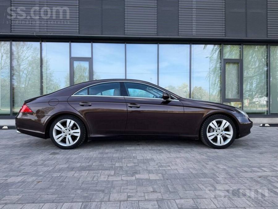 Red Mercedes-Benz CLS 320 2009 in Riga, with an engine capacity of 3.00 L and mileage of 327 thousand km for 7900 €, photo 5 on AUTOMOTO.COM.LV