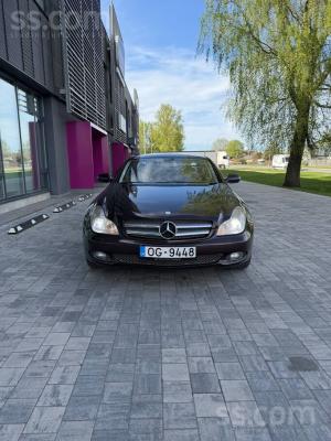 Red Mercedes-Benz CLS 320 2009 in Riga, with an engine capacity of 3.00 L and mileage of 327 thousand km for 7900 €, photo 6 on AUTOMOTO.COM.LV