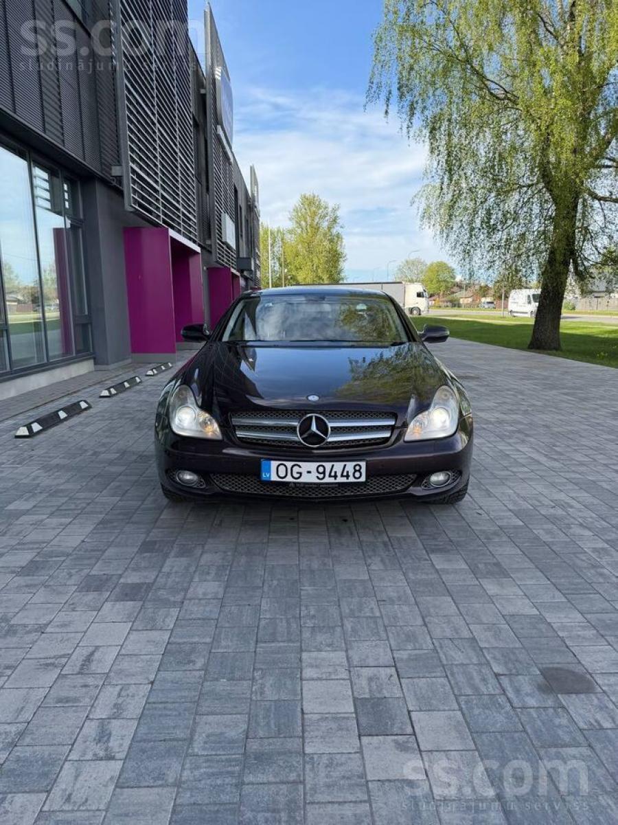 Red Mercedes-Benz CLS 320 2009 in Riga, with an engine capacity of 3.00 L and mileage of 327 thousand km for 7900 €, photo 6 on AUTOMOTO.COM.LV