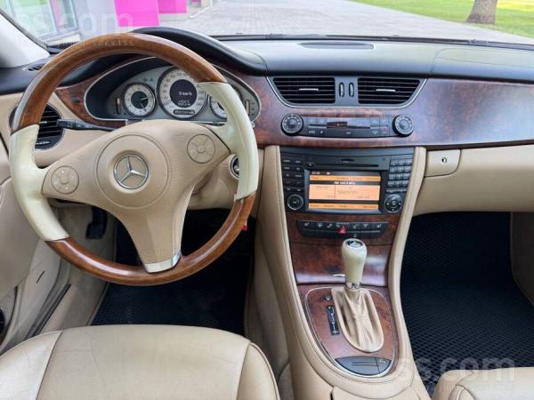 Sarkans Mercedes-Benz CLS 320 2009 Rīga, ar dzinēja tilpumu 3.00 L un nobraukumu 327 tūkst. km par 7900 €, foto 6 vietnē AUTOMOTO.COM.LV