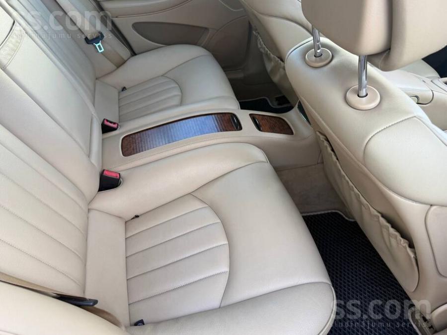 Red Mercedes-Benz CLS 320 2009 in Riga, with an engine capacity of 3.00 L and mileage of 327 thousand km for 7900 €, photo 10 on AUTOMOTO.COM.LV