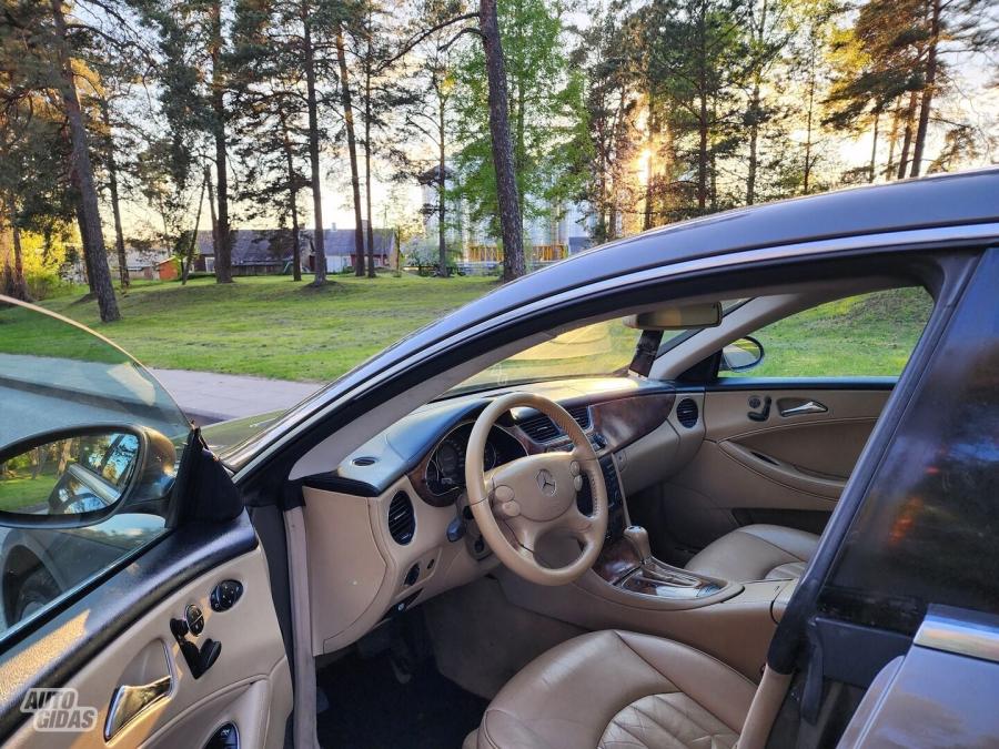 Mercedes-Benz CLS 320 2006 in Vilnius, with an engine capacity of 3.00 L and mileage of 350 thousand km for 3500 €, photo 9 on AUTOMOTO.COM.LV