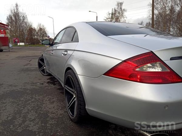 Mercedes-Benz CLS 320 2008 in Riga, with an engine capacity of 3.00 L and mileage of 350 thousand km for 6000 €, photo 5 on AUTOMOTO.COM.LV