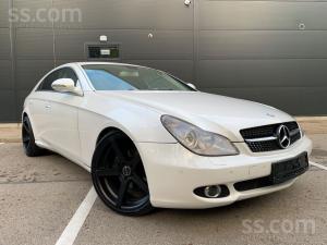 White Mercedes-Benz CLS 320 2008 in Riga, with an engine capacity of 3.00 L and mileage of 317 thousand km for 5700 €, photo 3 on AUTOMOTO.COM.LV