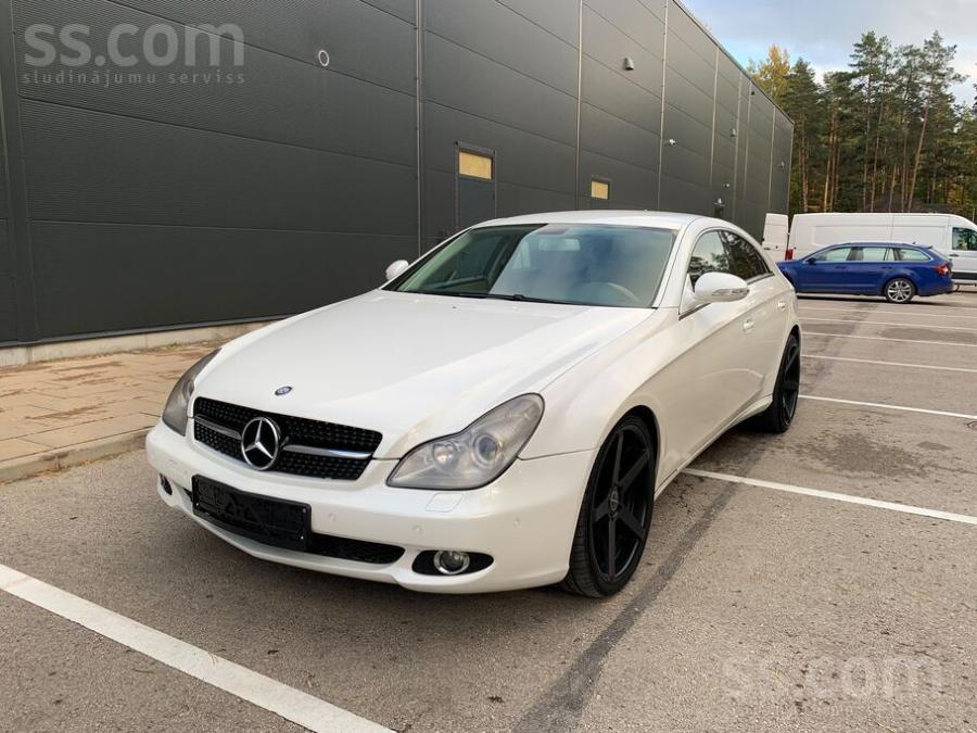 White Mercedes-Benz CLS 320 2008 in Riga, with an engine capacity of 3.00 L and mileage of 317 thousand km for 5700 €, photo 10 on AUTOMOTO.COM.LV