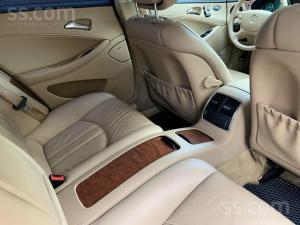 White Mercedes-Benz CLS 320 2008 in Riga, with an engine capacity of 3.00 L and mileage of 317 thousand km for 5700 €, photo 18 on AUTOMOTO.COM.LV