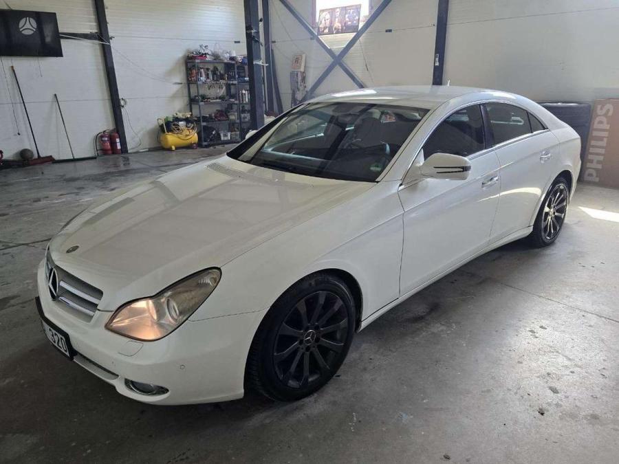 Balts Mercedes-Benz CLS 320 2009 Viļņa, ar dzinēja tilpumu 2.99 L un nobraukumu 406 tūkst. km par 4400 €, foto 1 vietnē AUTOMOTO.COM.LV