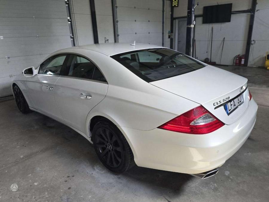 Balts Mercedes-Benz CLS 320 2009 Viļņa, ar dzinēja tilpumu 2.99 L un nobraukumu 406 tūkst. km par 4400 €, foto 3 vietnē AUTOMOTO.COM.LV