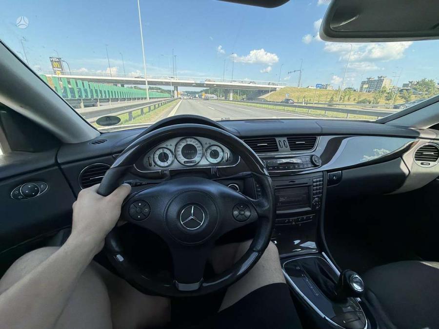 Balts Mercedes-Benz CLS 320 2009 Viļņa, ar dzinēja tilpumu 2.99 L un nobraukumu 406 tūkst. km par 4400 €, foto 14 vietnē AUTOMOTO.COM.LV