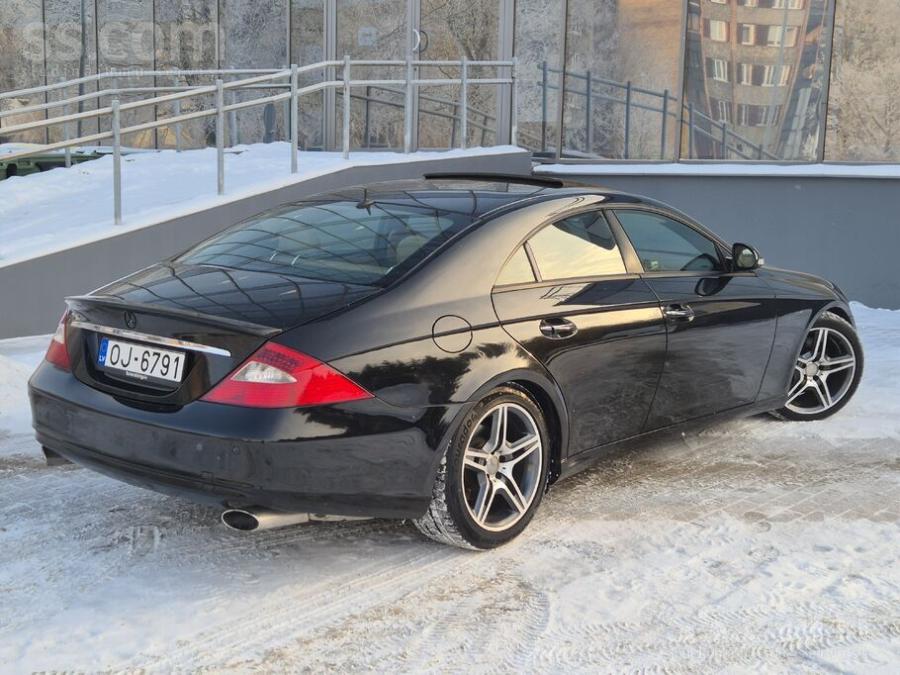 Melns Mercedes-Benz CLS 350 2004 Rīga, ar dzinēja tilpumu 3.50 L un nobraukumu 323 tūkst. km par 5250 €, foto 3 vietnē AUTOMOTO.COM.LV