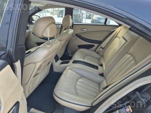 Melns Mercedes-Benz CLS 350 2004 Rīga, ar dzinēja tilpumu 3.50 L un nobraukumu 323 tūkst. km par 5250 €, foto 7 vietnē AUTOMOTO.COM.LV