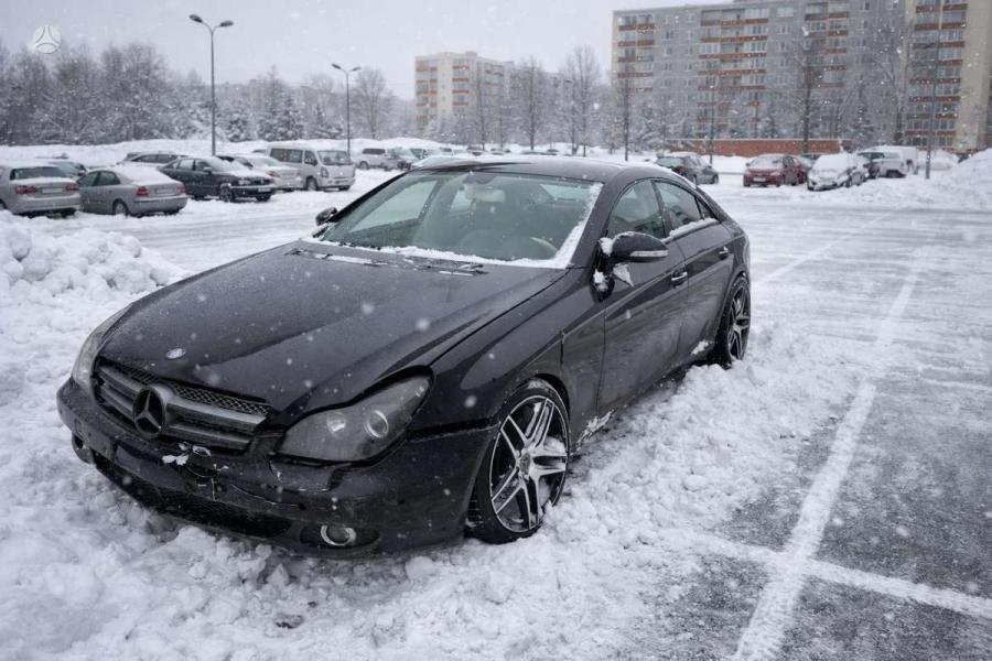 Черный Мерседес ЦЛС 350 2005 в Паневежис, объемом двигателя 3.50 л и пробегом 270 тыс. км за 1700 €, фото 1 на AUTOMOTO.COM.LV