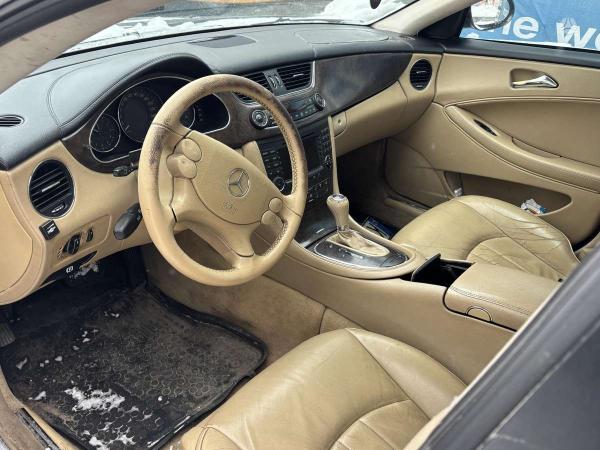 Melns Mercedes-Benz CLS 350 2005 Panevēža, ar dzinēja tilpumu 3.50 L un nobraukumu 270 tūkst. km par 1700 €, foto 2 vietnē AUTOMOTO.COM.LV