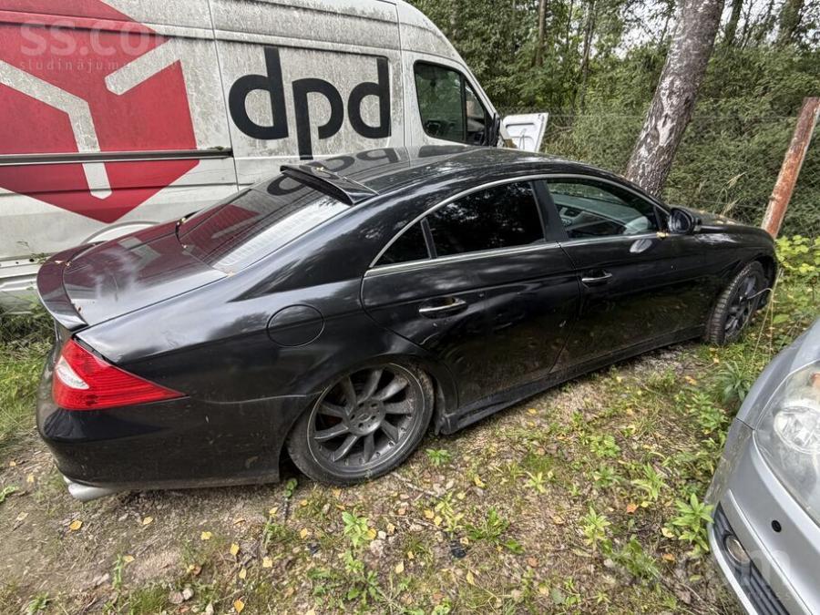 Melns Mercedes-Benz CLS 350 2005 Jelgava, ar dzinēja tilpumu 3.50 L un nobraukumu 295 tūkst. km par 2150 €, foto 4 vietnē AUTOMOTO.COM.LV