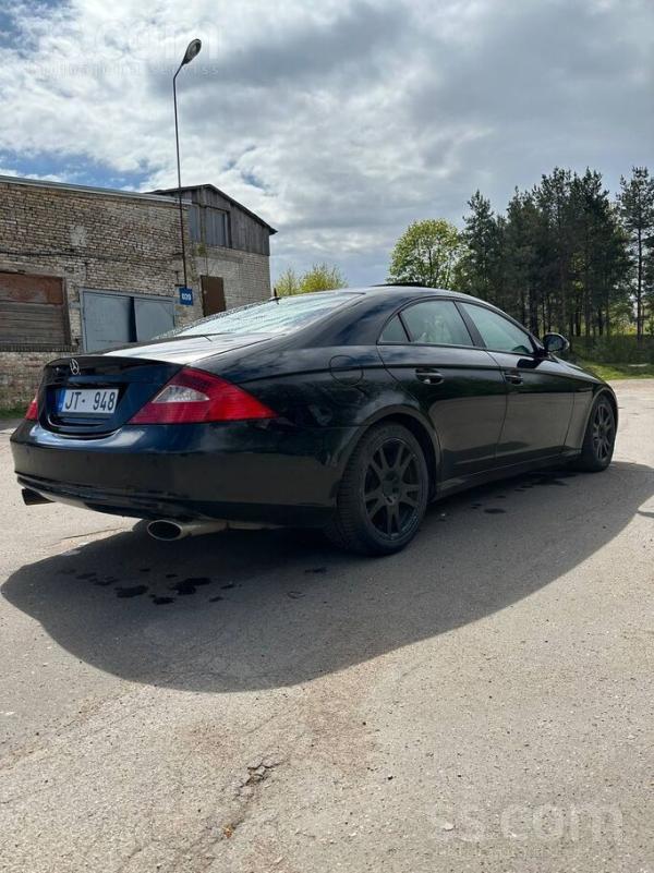 Black Mercedes-Benz CLS 350 2006 in Riga, with an engine capacity of 3.50 L and mileage of 336 thousand km for 4900 €, photo 2 on AUTOMOTO.COM.LV