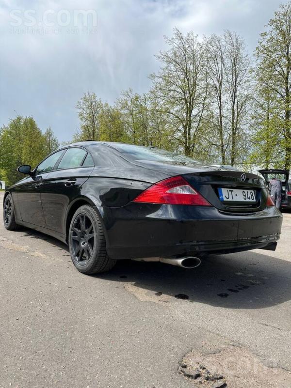 Black Mercedes-Benz CLS 350 2006 in Riga, with an engine capacity of 3.50 L and mileage of 336 thousand km for 4900 €, photo 4 on AUTOMOTO.COM.LV