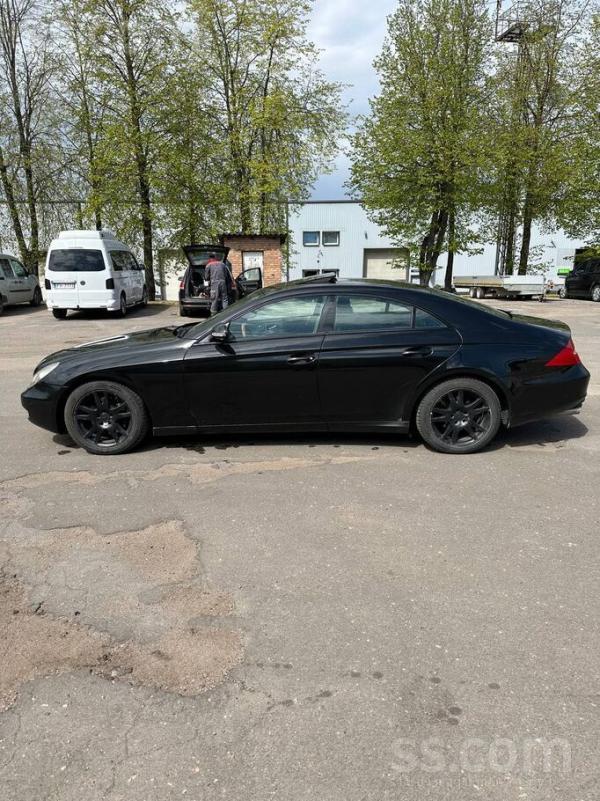 Black Mercedes-Benz CLS 350 2006 in Riga, with an engine capacity of 3.50 L and mileage of 336 thousand km for 4900 €, photo 5 on AUTOMOTO.COM.LV