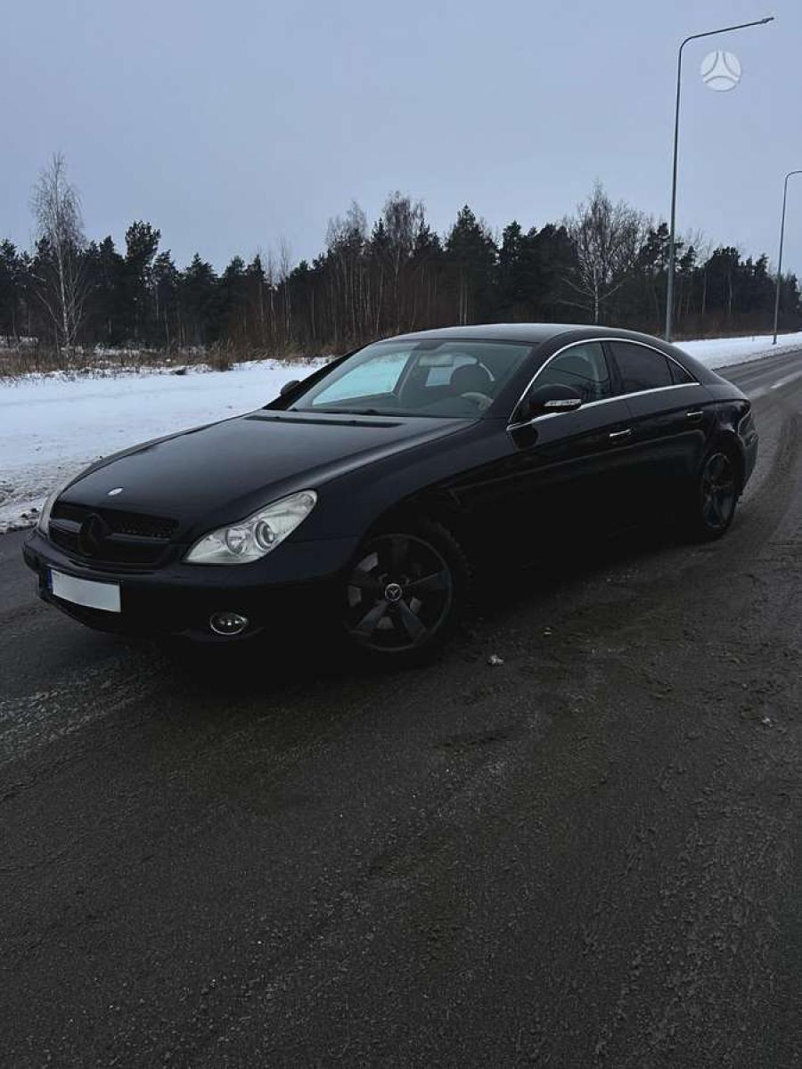 Melns Mercedes-Benz CLS 350 2006 Šauļi, ar dzinēja tilpumu 3.50 L un nobraukumu 303 tūkst. km par 5499 €, foto 1 vietnē AUTOMOTO.COM.LV
