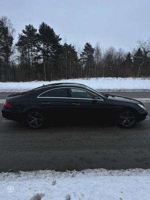 Melns Mercedes-Benz CLS 350 2006 Šauļi, ar dzinēja tilpumu 3.50 L un nobraukumu 303 tūkst. km par 5499 €, foto 18 vietnē AUTOMOTO.COM.LV